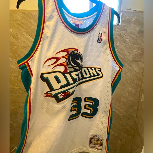 Mitchell & Ness | Shirts | Detroit Pistons Throwback Grant Hill Jersey ...